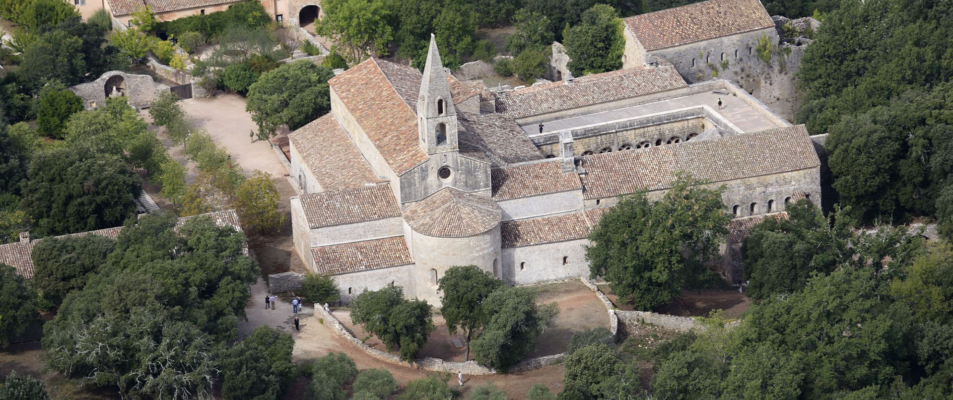 Bienvenue à l'abbaye du Thoronet